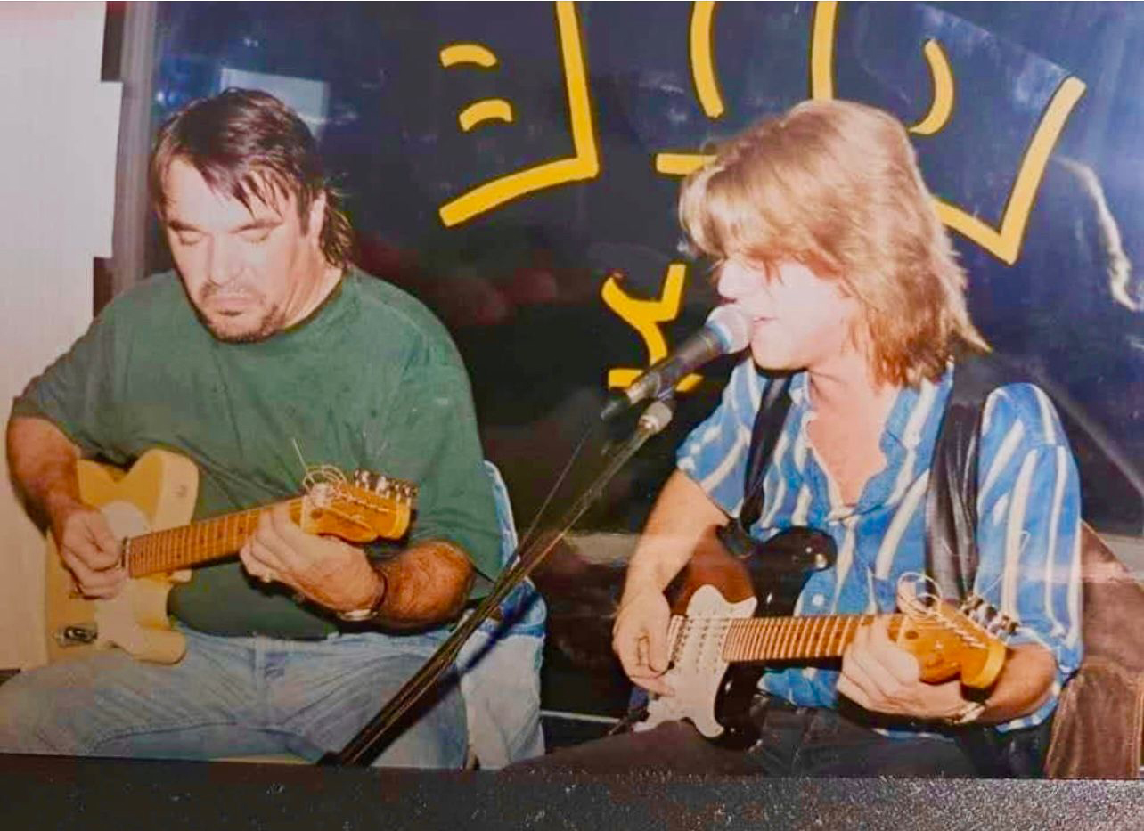 Steve Hill Bio & Entrevue - FamilleRock.Com