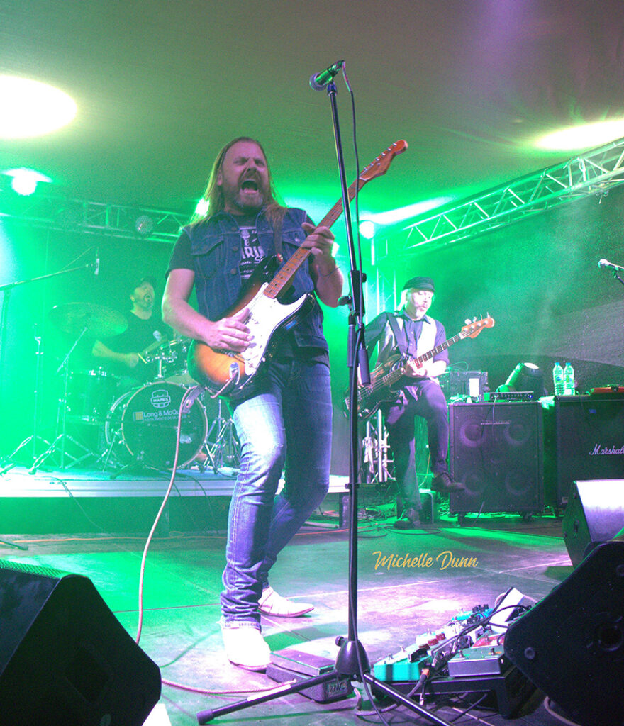 Steve Hill Bio & Entrevue - FamilleRock.Com